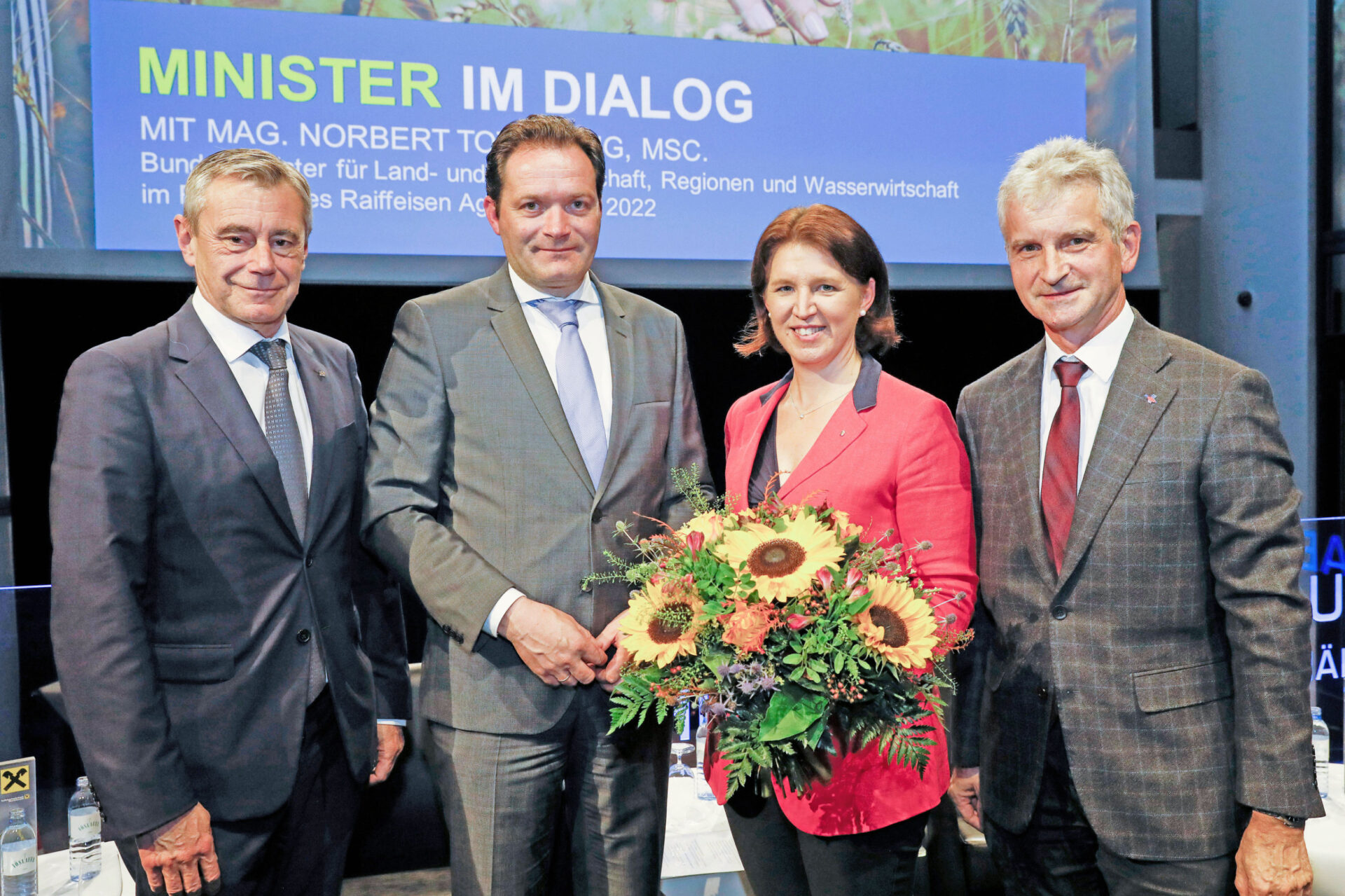 "Entlastung wirkt": Norbert Totschnig beim Agrarforum der RLB OÖ